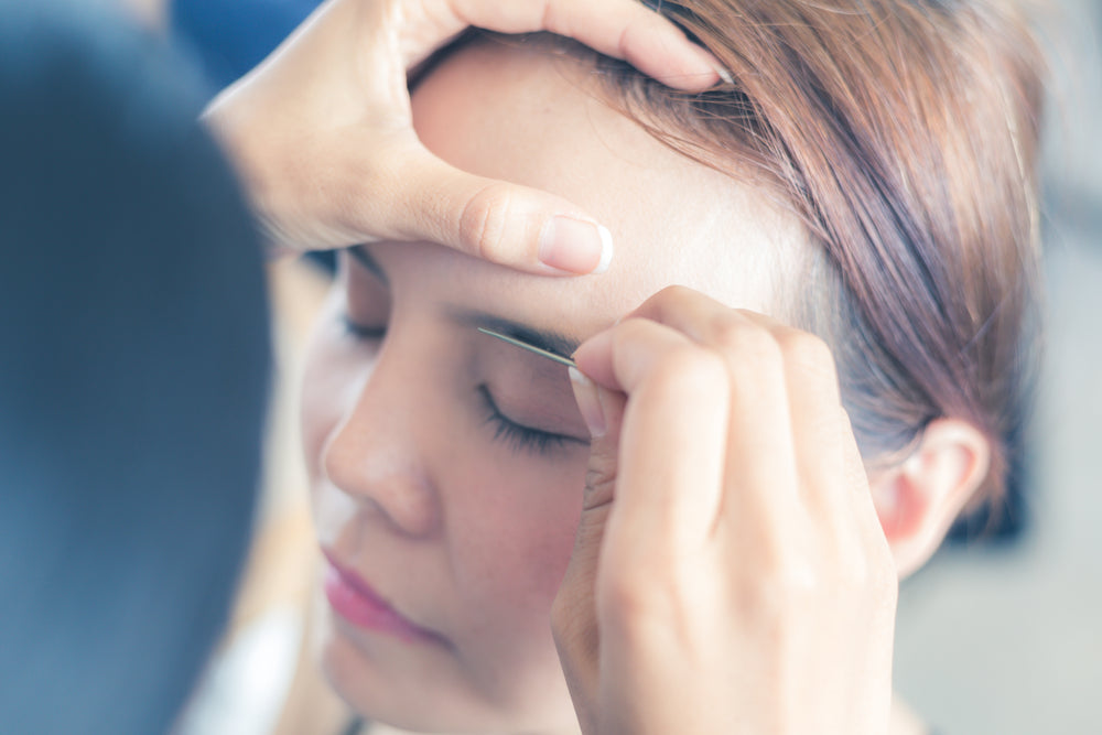5 SURE TIPS TO AVOID LOSING YOUR EYEBROWS – NourishBrow